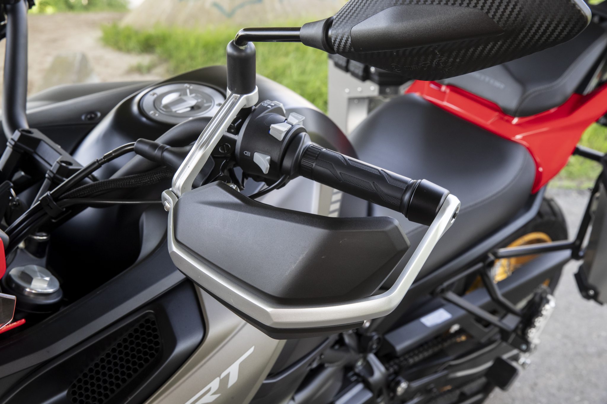 SRT800SX - Hoegee Suzuki CenterHoegee Suzuki Center